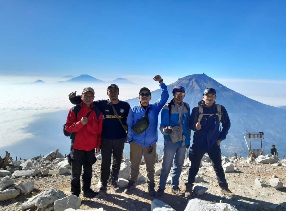 muncak.id | Jalur Pendakian Gunung Sindoro via Kledung